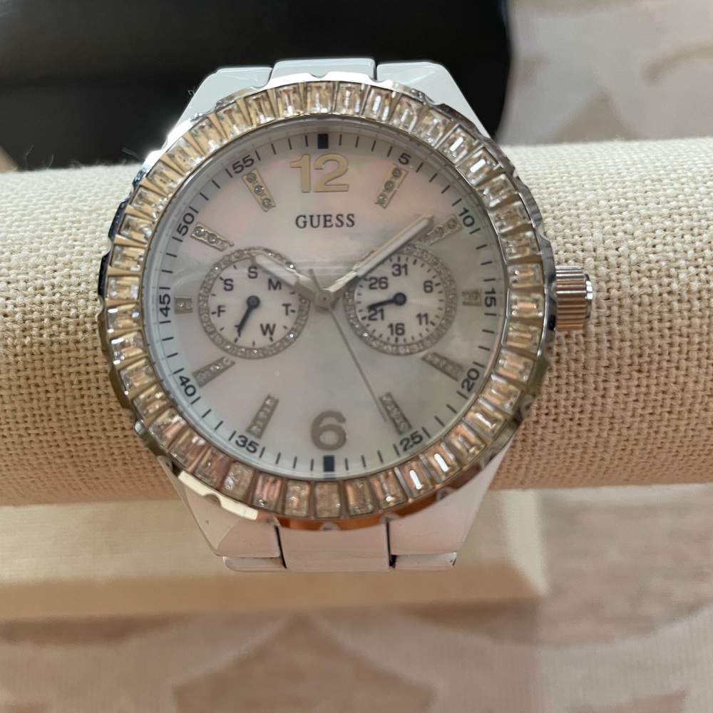 Guess Mother Of Pearl Swarovski Crystal Large Face Wh… - Gem